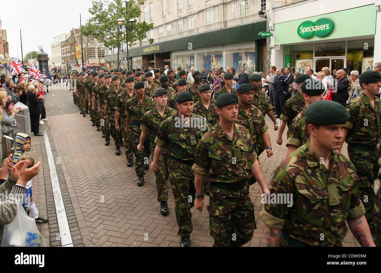 The 2nd Battallion of the Rifles march through the streets of Croydon ...