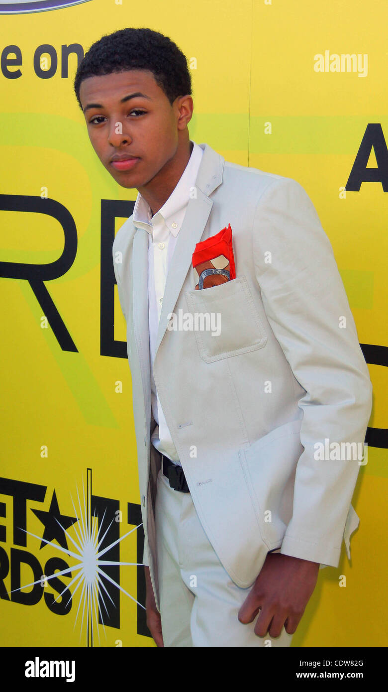 June 26, 2011 - Los Angeles, California, U.S. - Diggy Simmons.Debra L ...