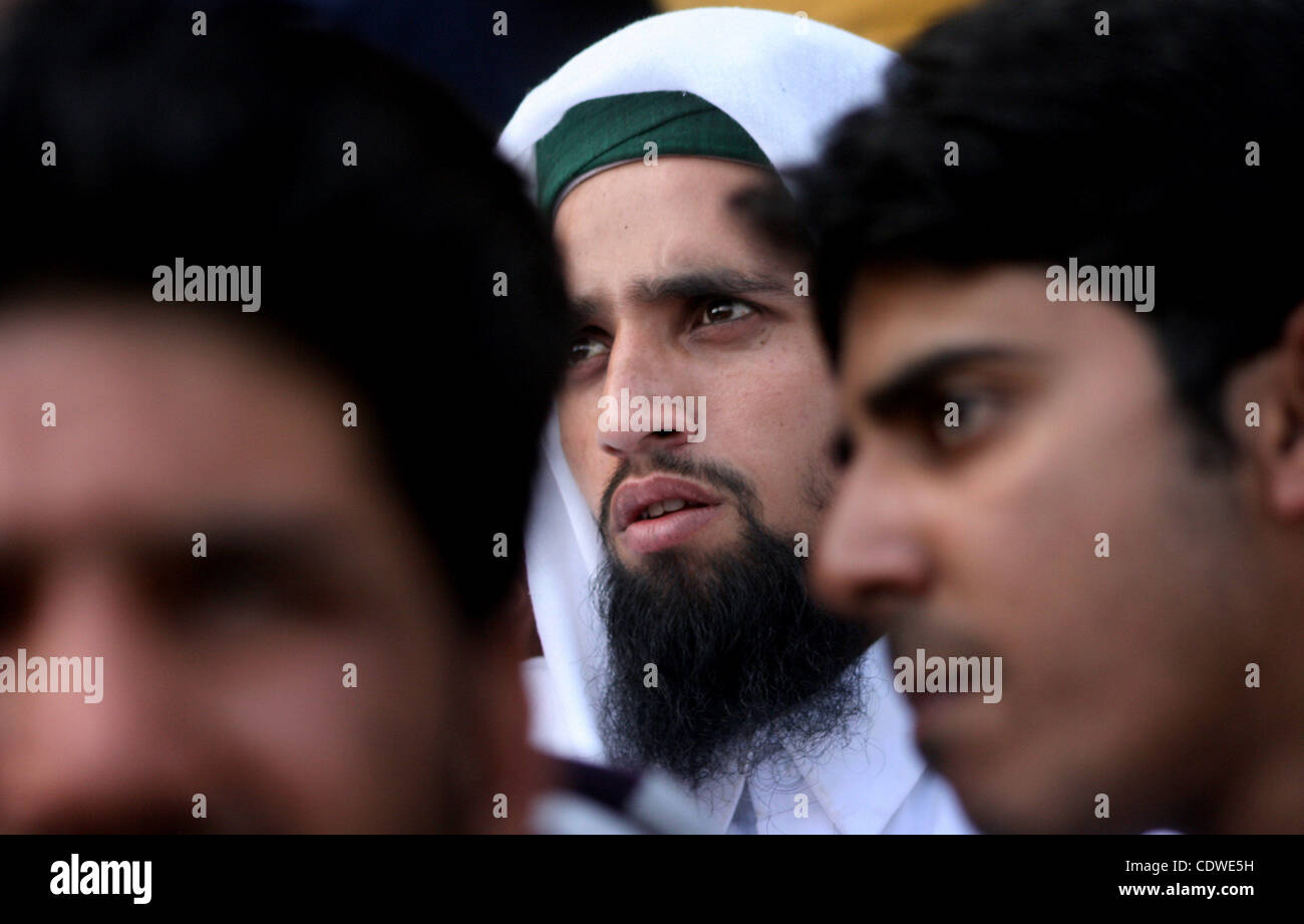 Indian photo bomb hi-res stock photography and images - Alamy