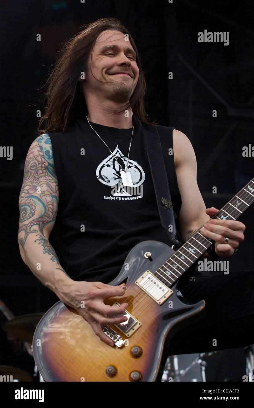 Myles kennedy alter bridge hi-res stock photography and images - Alamy