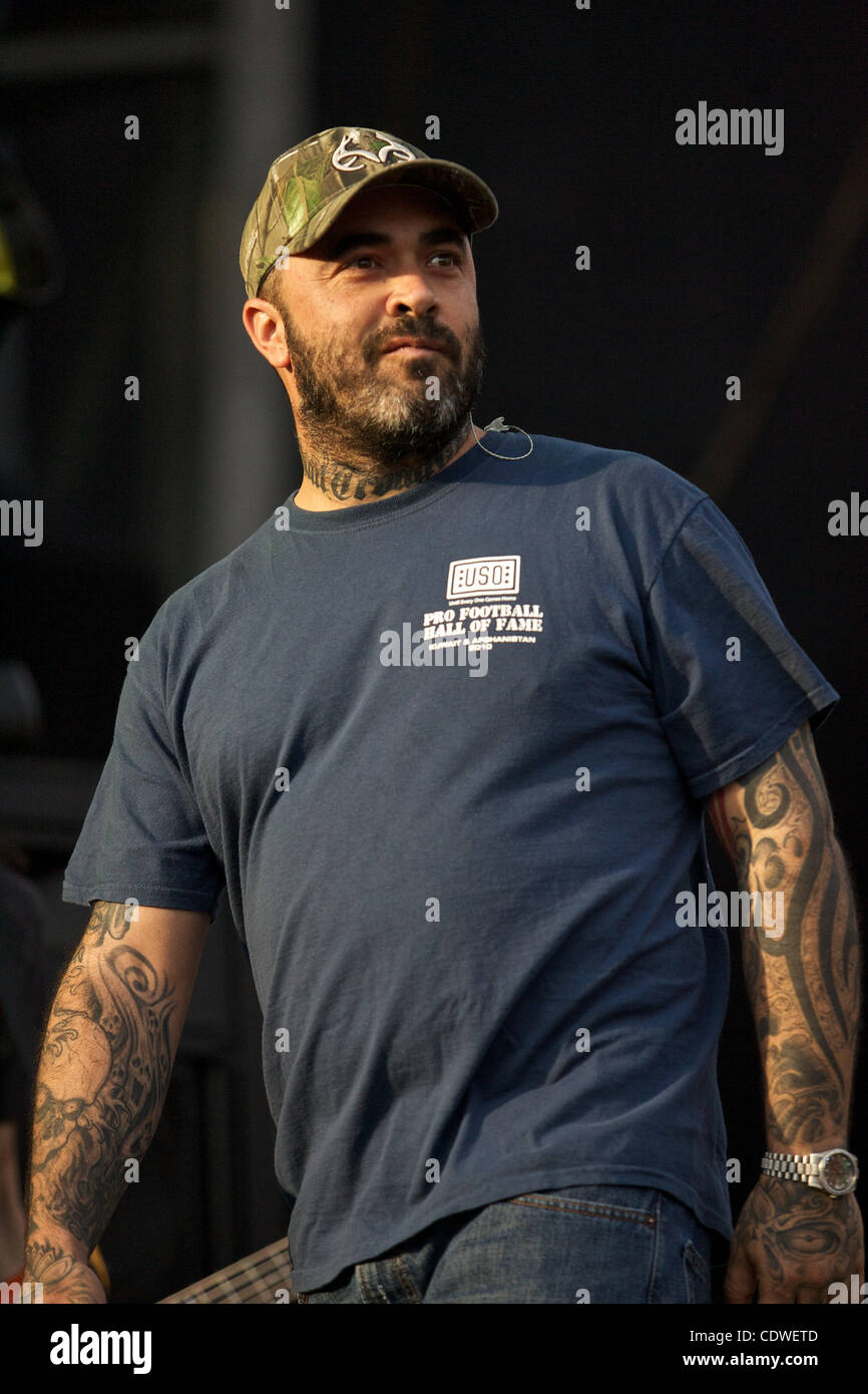 Aaron Lewis High Resolution Stock Photography and Images - Alamy