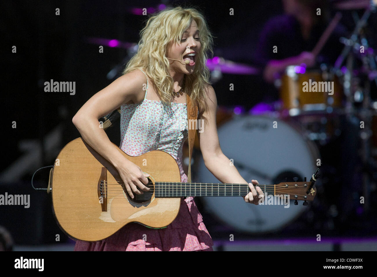 June 4, 2011 - Phoenix, Arizona, U.S - Kimberly Perry, lead singer of ...