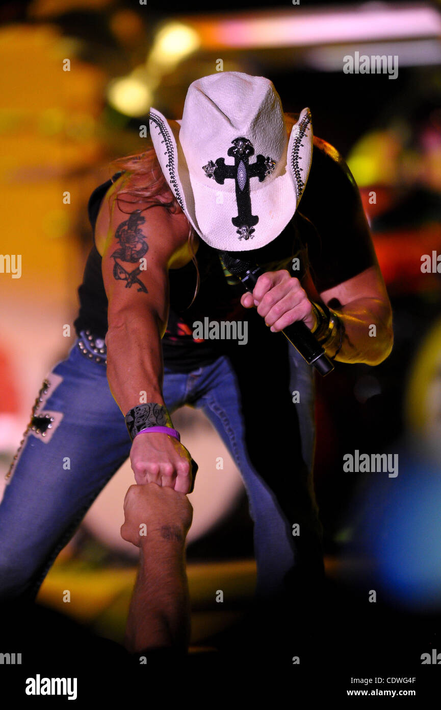 July 7, 2011 - Orange Beach, Alabama, U.S - Poison lead singer Bret ...