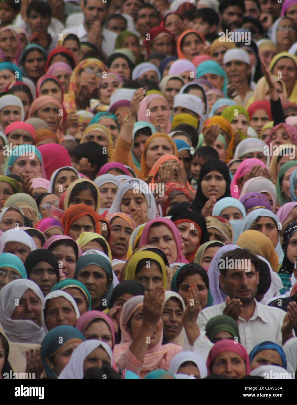 India muslim priest hi-res stock photography and images - Alamy