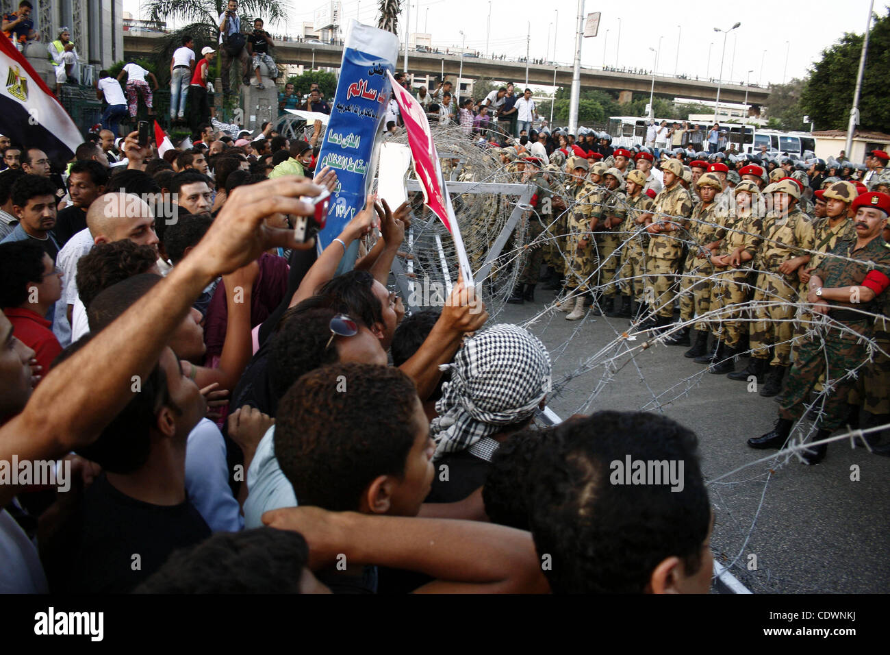 Ministry of defence stand hi-res stock photography and images - Alamy