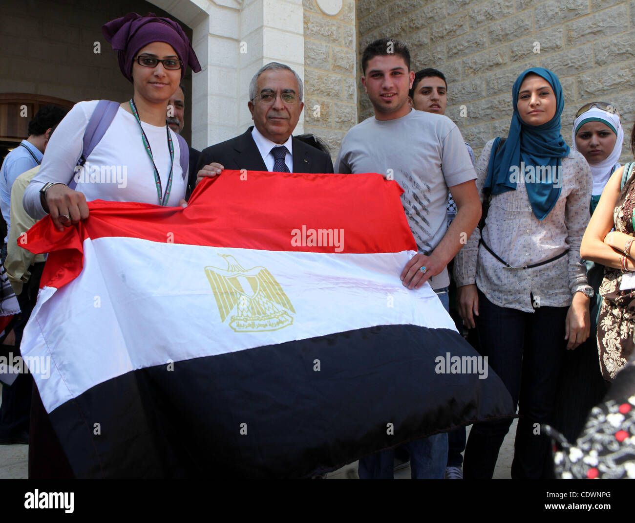 Palestinian Prime Minister, Salam Fayyad meets with the Arab youth ...