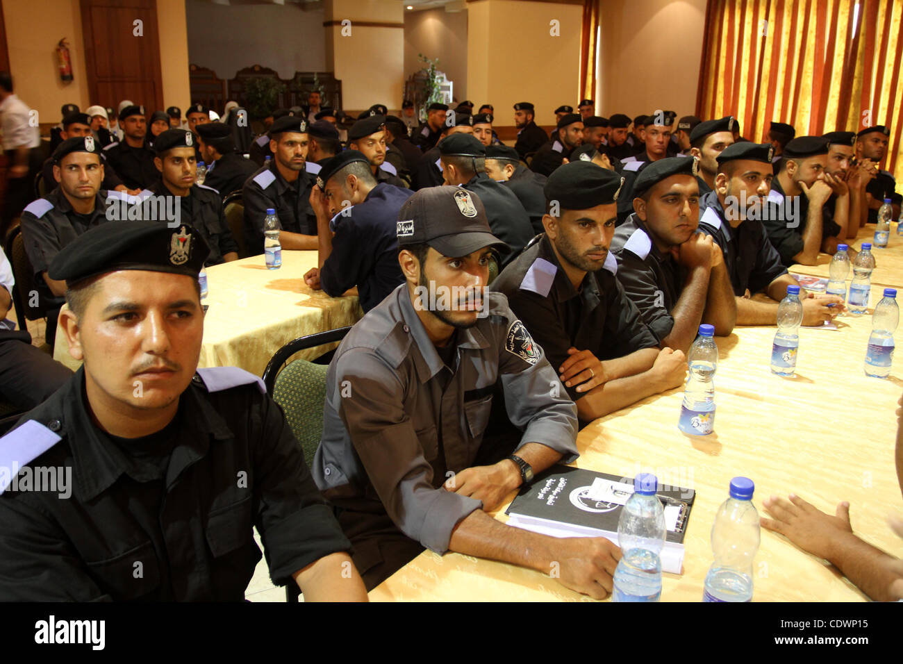 The Palestinian Interior Ministry speak about the application of law ...