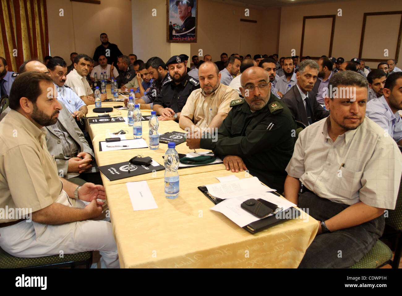 The Palestinian Interior Ministry speak about the application of law ...