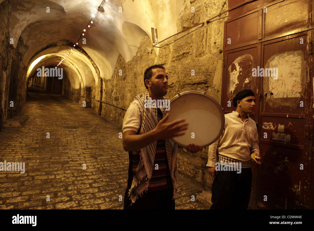 Traditional drum to wake hi-res stock photography and images - Alamy