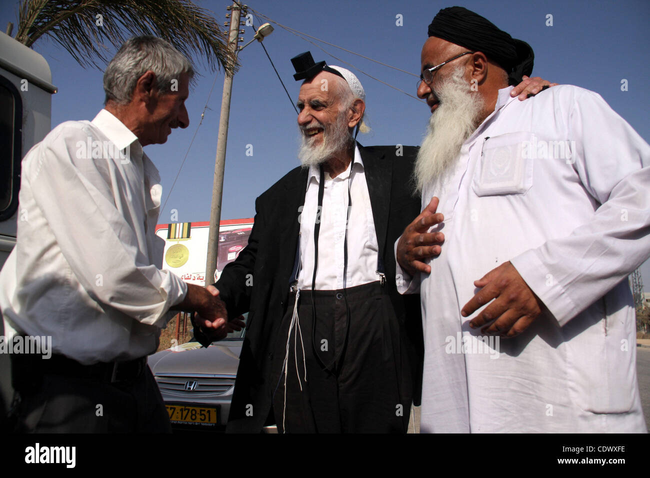 Jewish rabbi Menachem Froman leads a reconciliation visit of Jewish ...