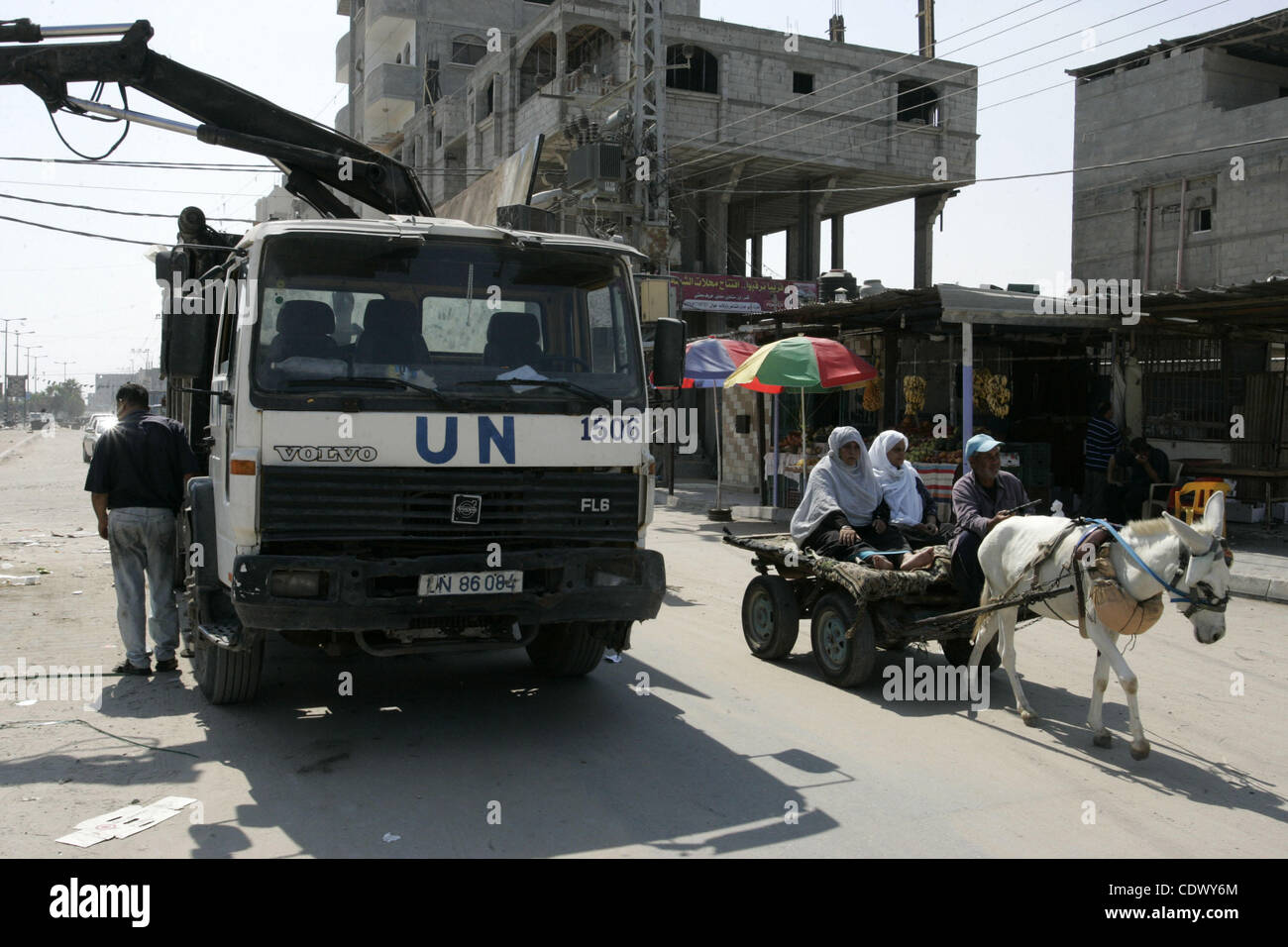 United nations truck hi-res stock photography and images - Alamy