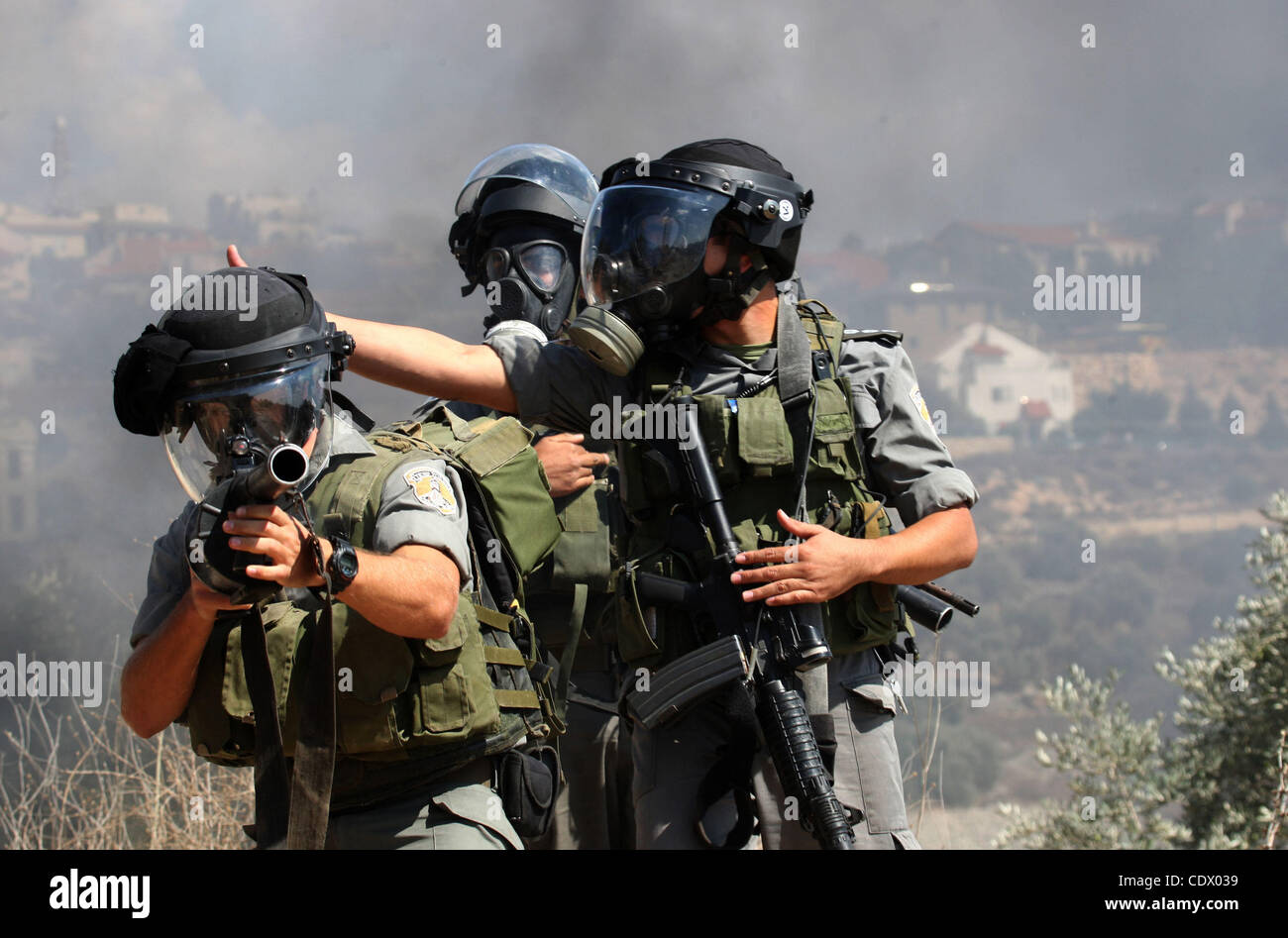 Israeli soldiers clash with Palestinian stone throwers on September 30 ...
