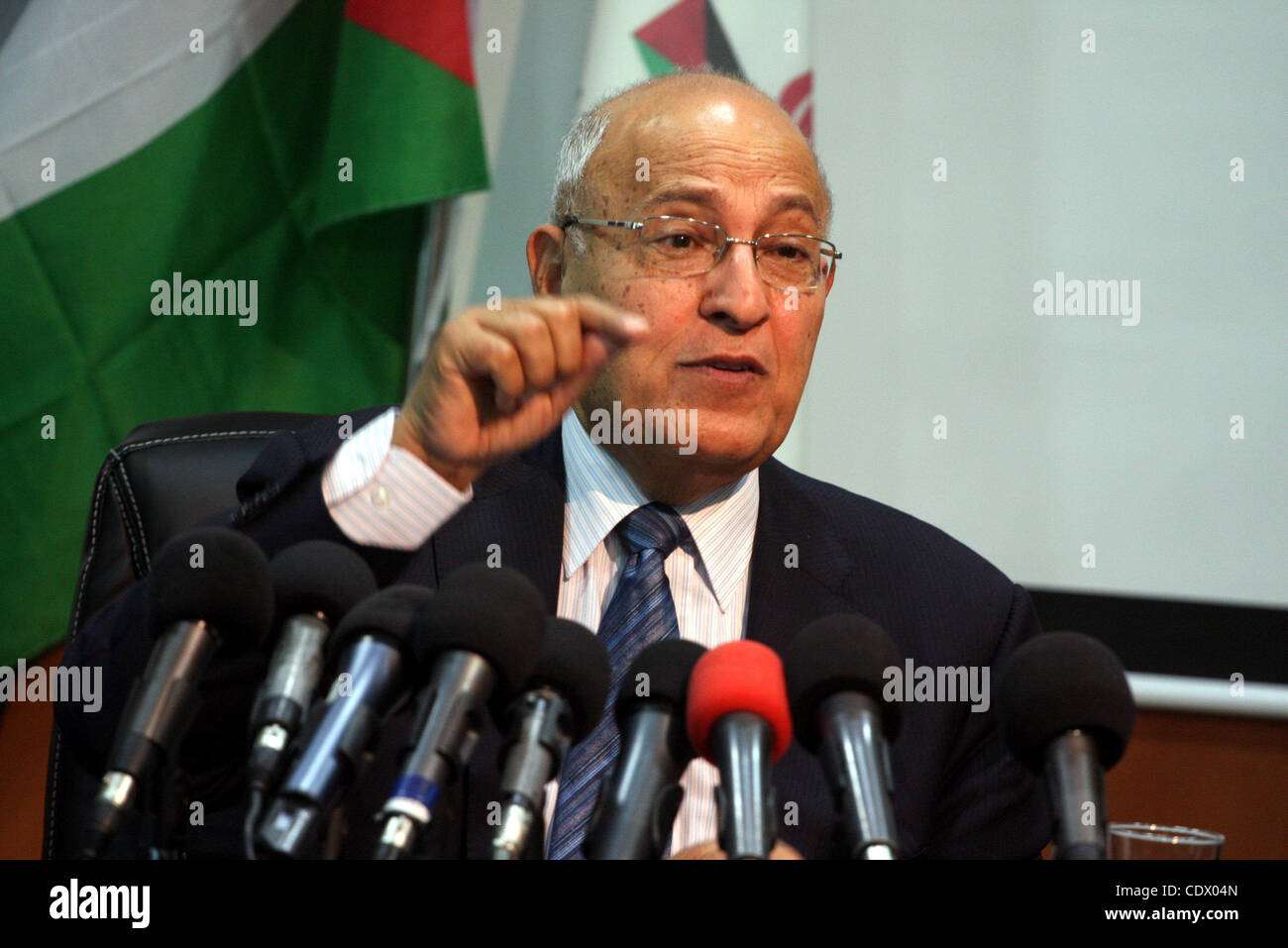 Bank reference hi-res stock photography and images - Alamy