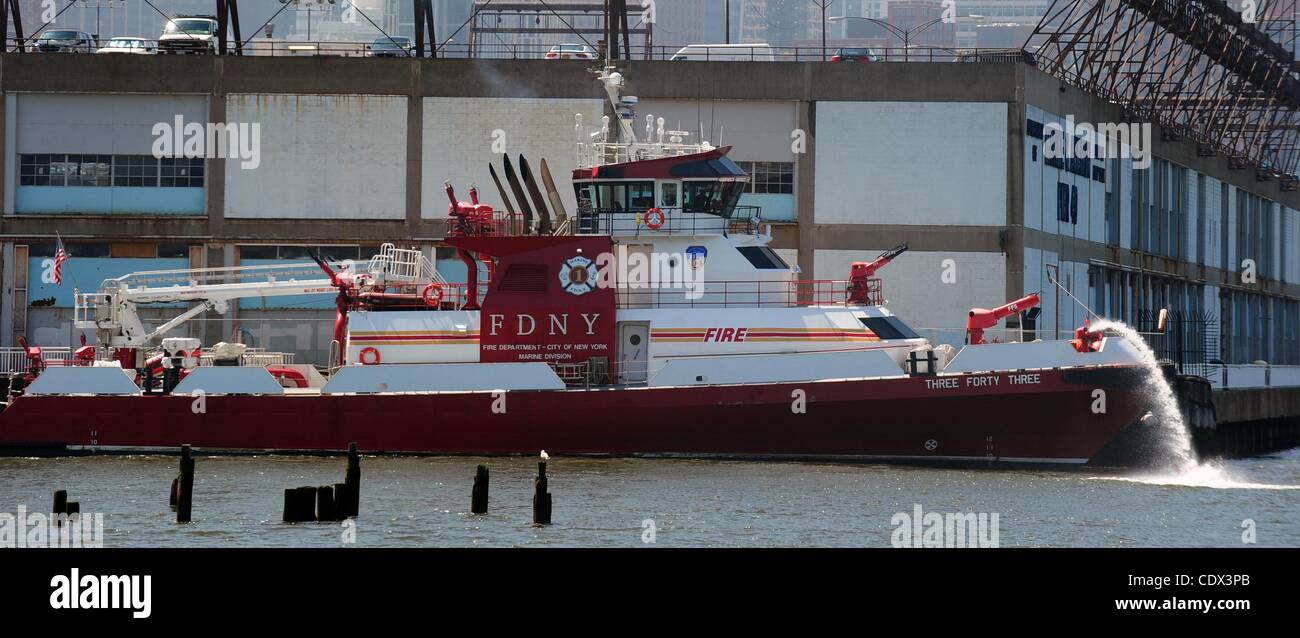 July 26, 2011 - Manhattan, New York, U.S. - The FDNY fireboat ...