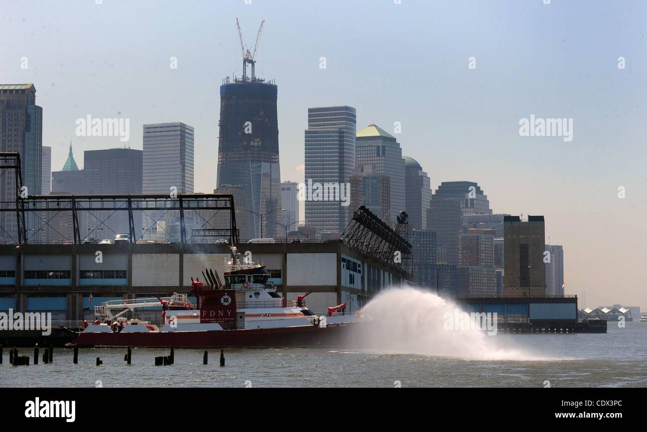 July 26, 2011 - Manhattan, New York, U.S. - The FDNY fireboat ...