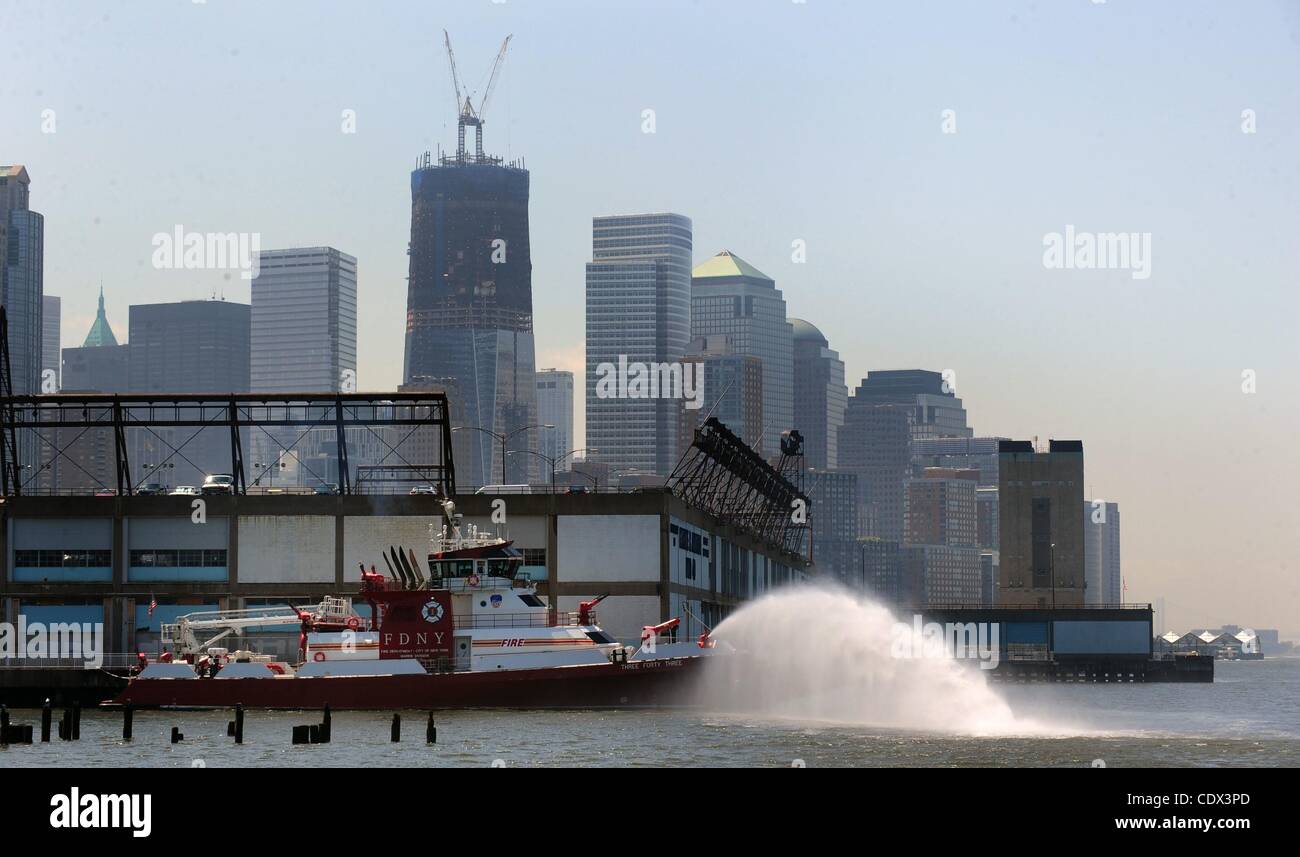 July 26, 2011 - Manhattan, New York, U.S. - The FDNY fireboat ...
