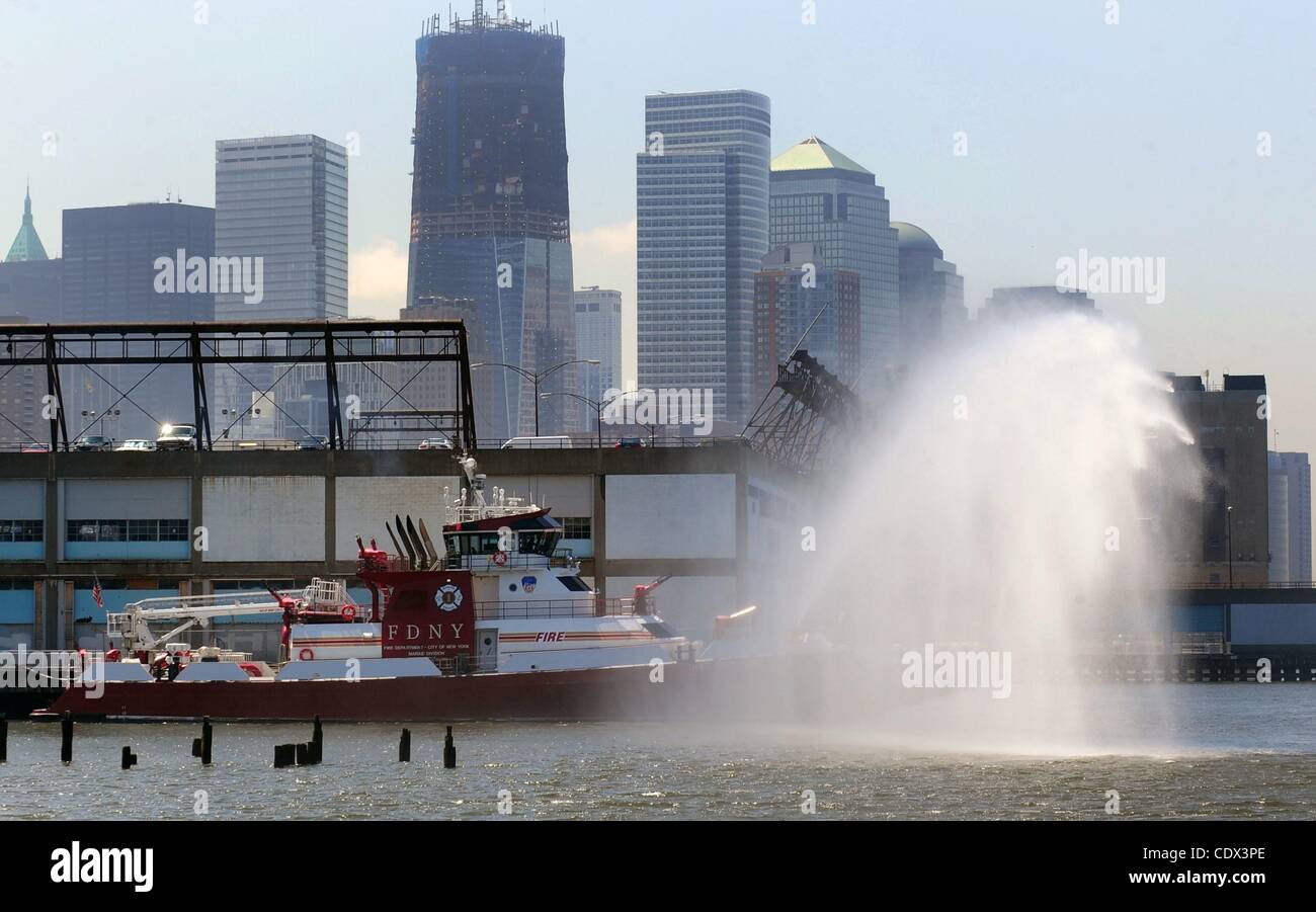 July 26, 2011 - Manhattan, New York, U.S. - The FDNY fireboat ...
