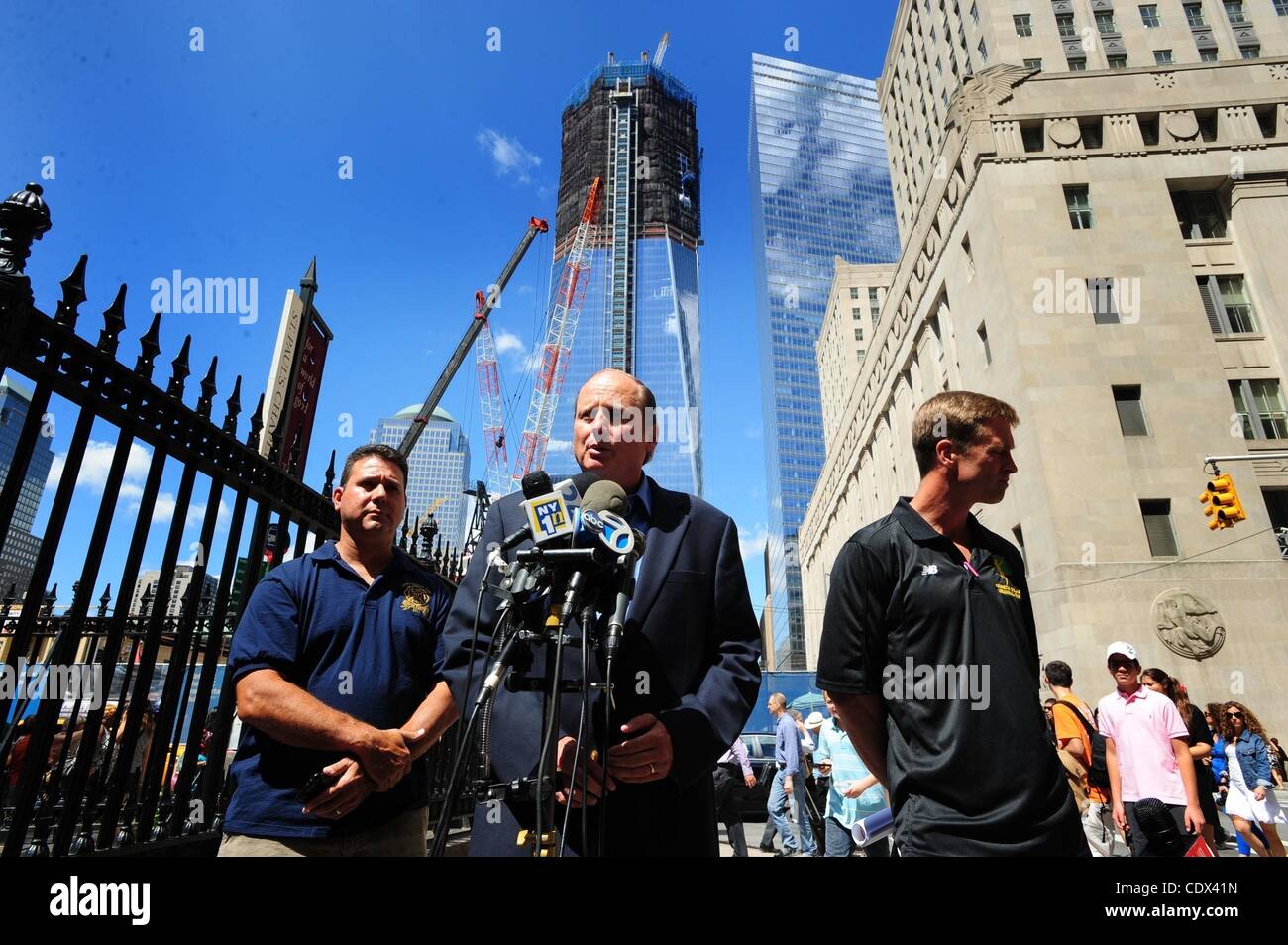 Aug. 22, 2011 - Manhattan, New York, U.S. - Tom Guarnieri (L) and Tom ...