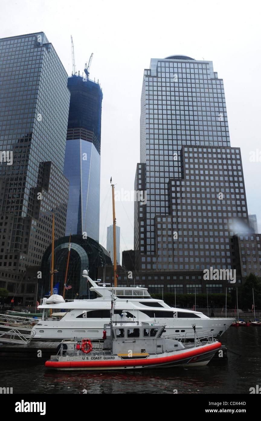 Aug. 25, 2011 - Manhattan, New York, U.S. - A U.S. Coast Guard boat ...