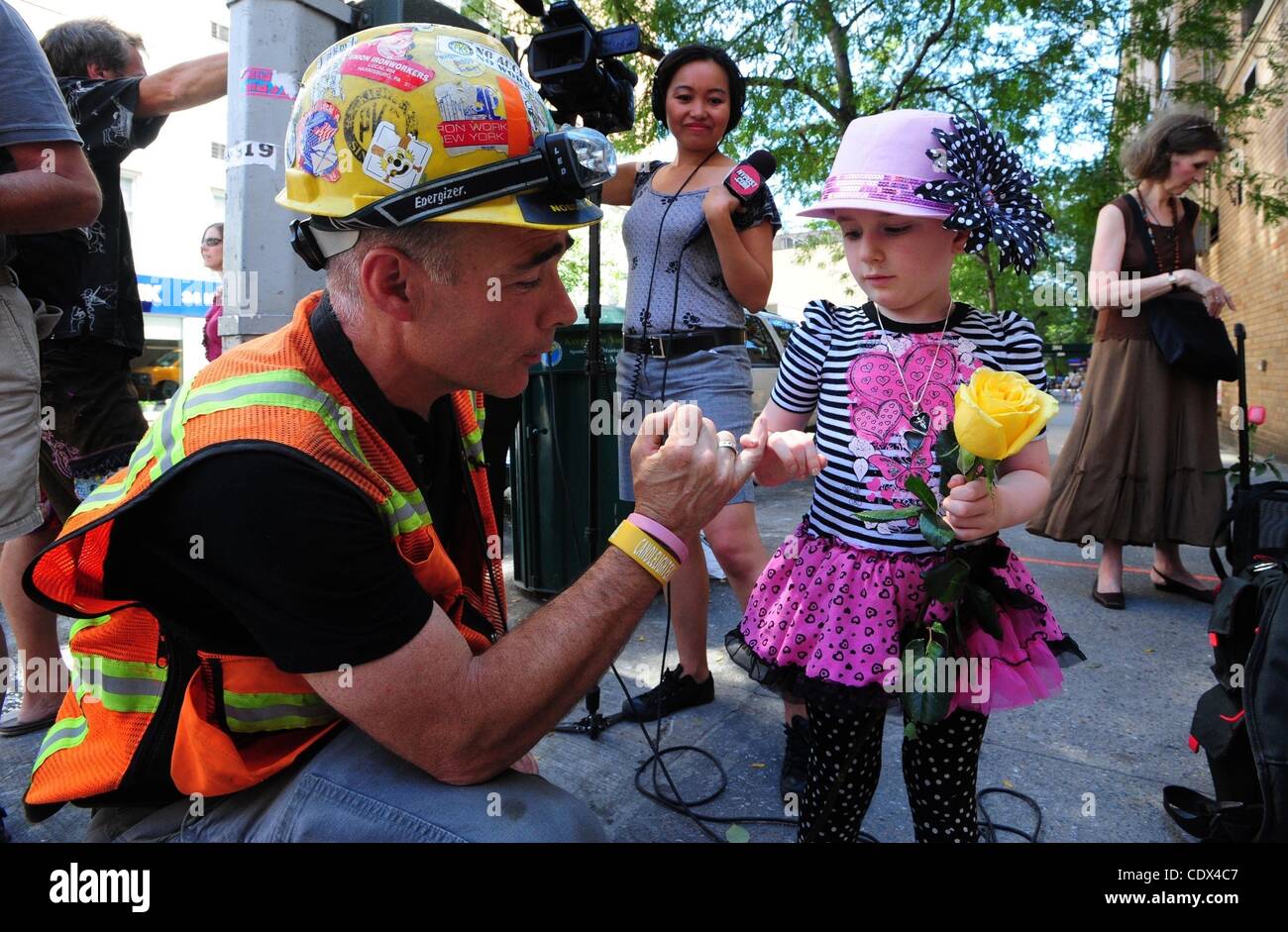 Sept. 1, 2011 - Manhattan, New York, U.S. - GARY RUSSO greets fan ...