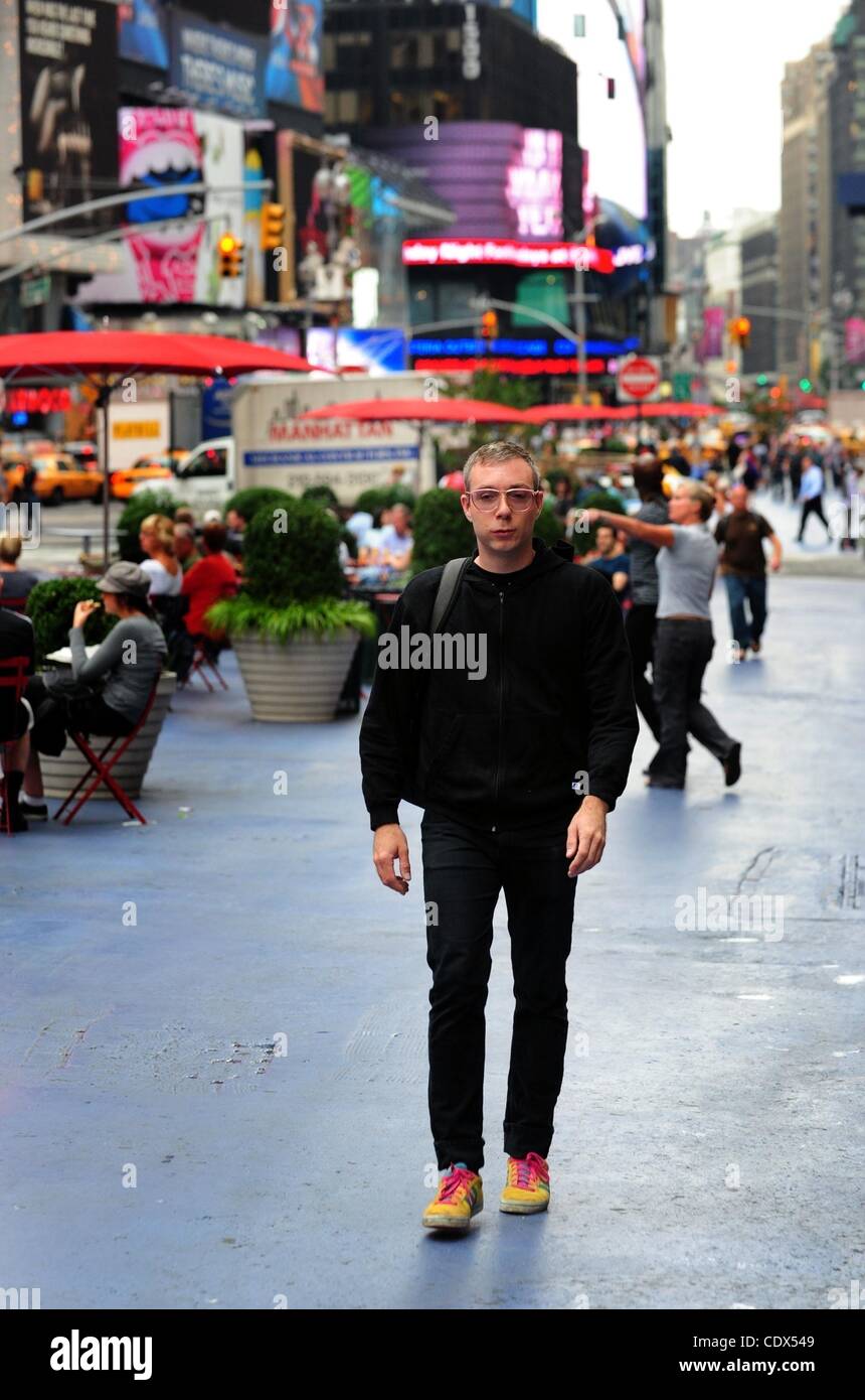 Sept. 29, 2011 - Manhattan, New York, U.S. - Artist ZEFREY THROWELL ...