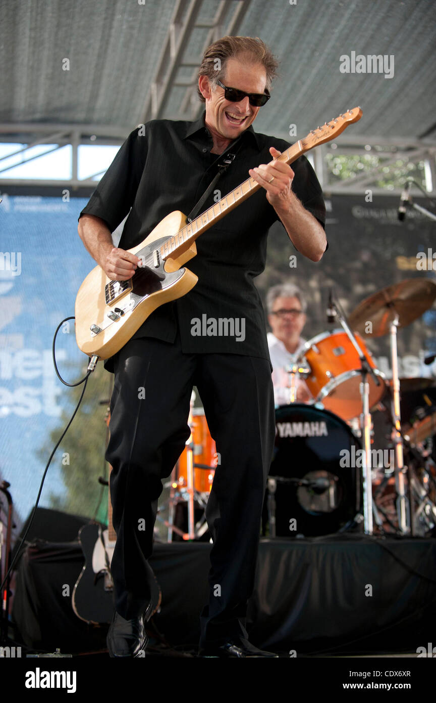 Rick Holmstrom High Resolution Stock Photography and Images - Alamy