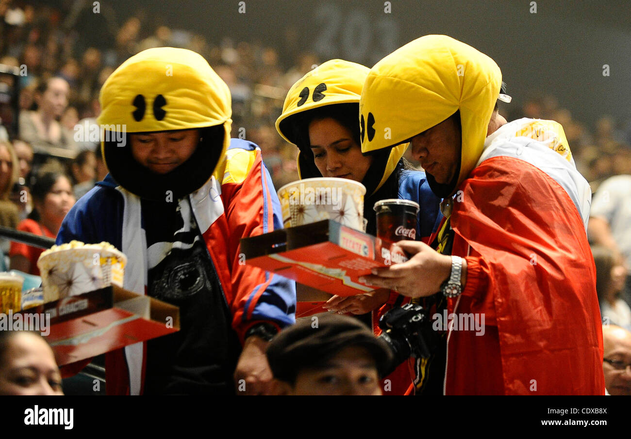 Mgm grand boxing crowd hi-res stock photography and images - Alamy