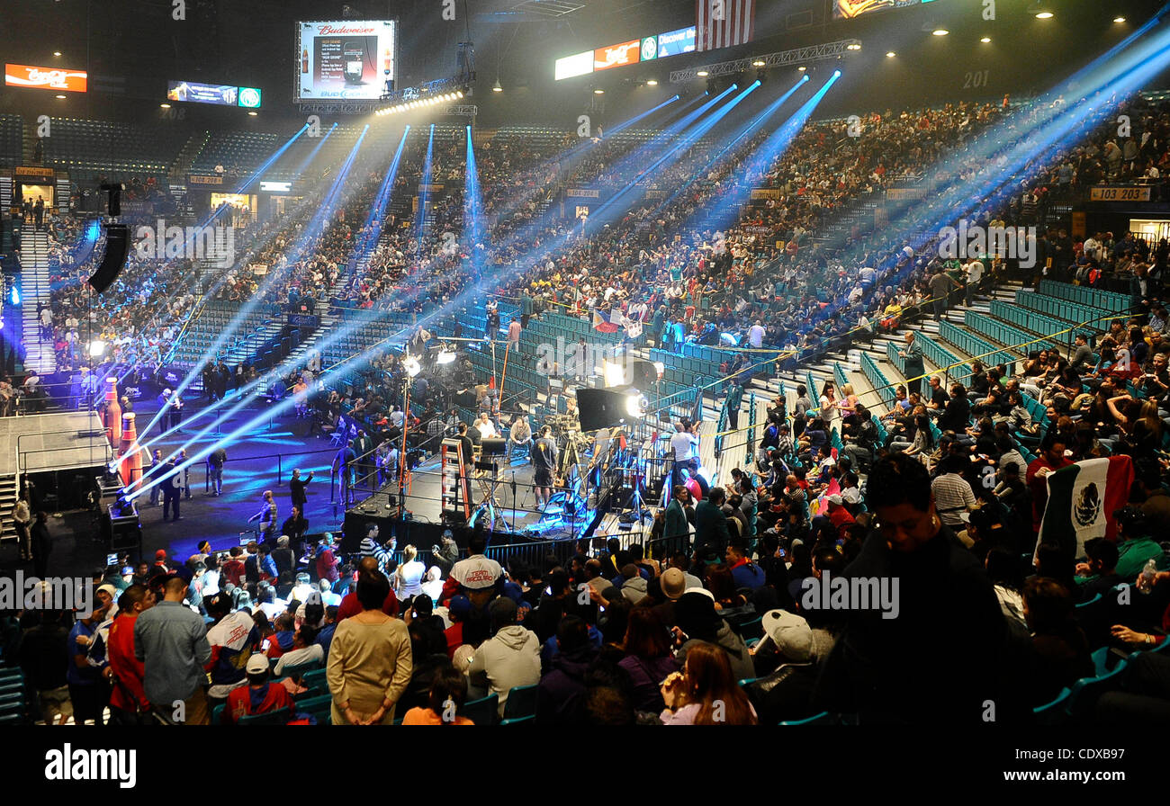 November 11, 2011 - Las Vegas, Nevada-United States. A estimated crowd ...