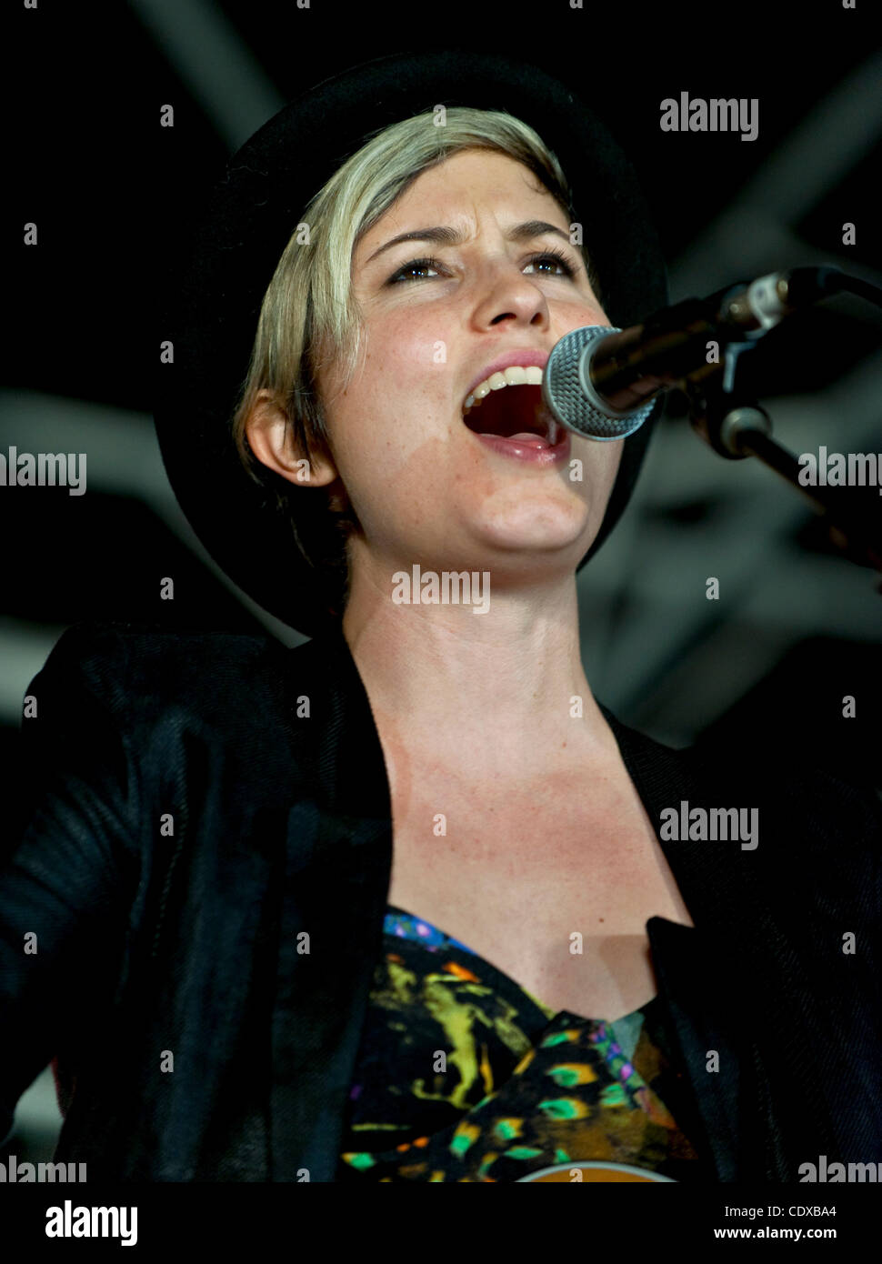 Australian singer missy higgins hi-res stock photography and images - Alamy