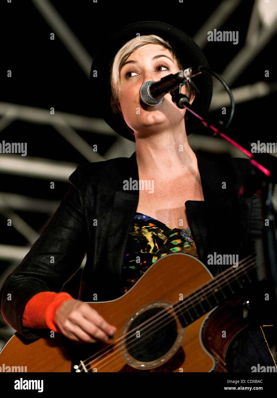 Australian singer missy higgins hi-res stock photography and images - Alamy