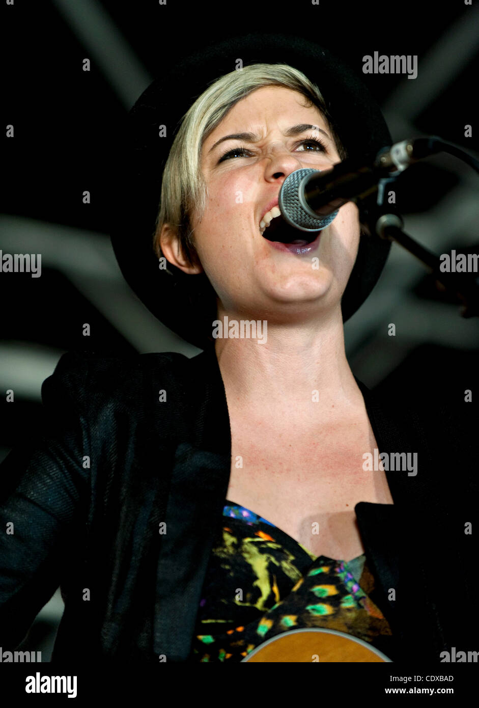 Australian singer missy higgins hi-res stock photography and images - Alamy