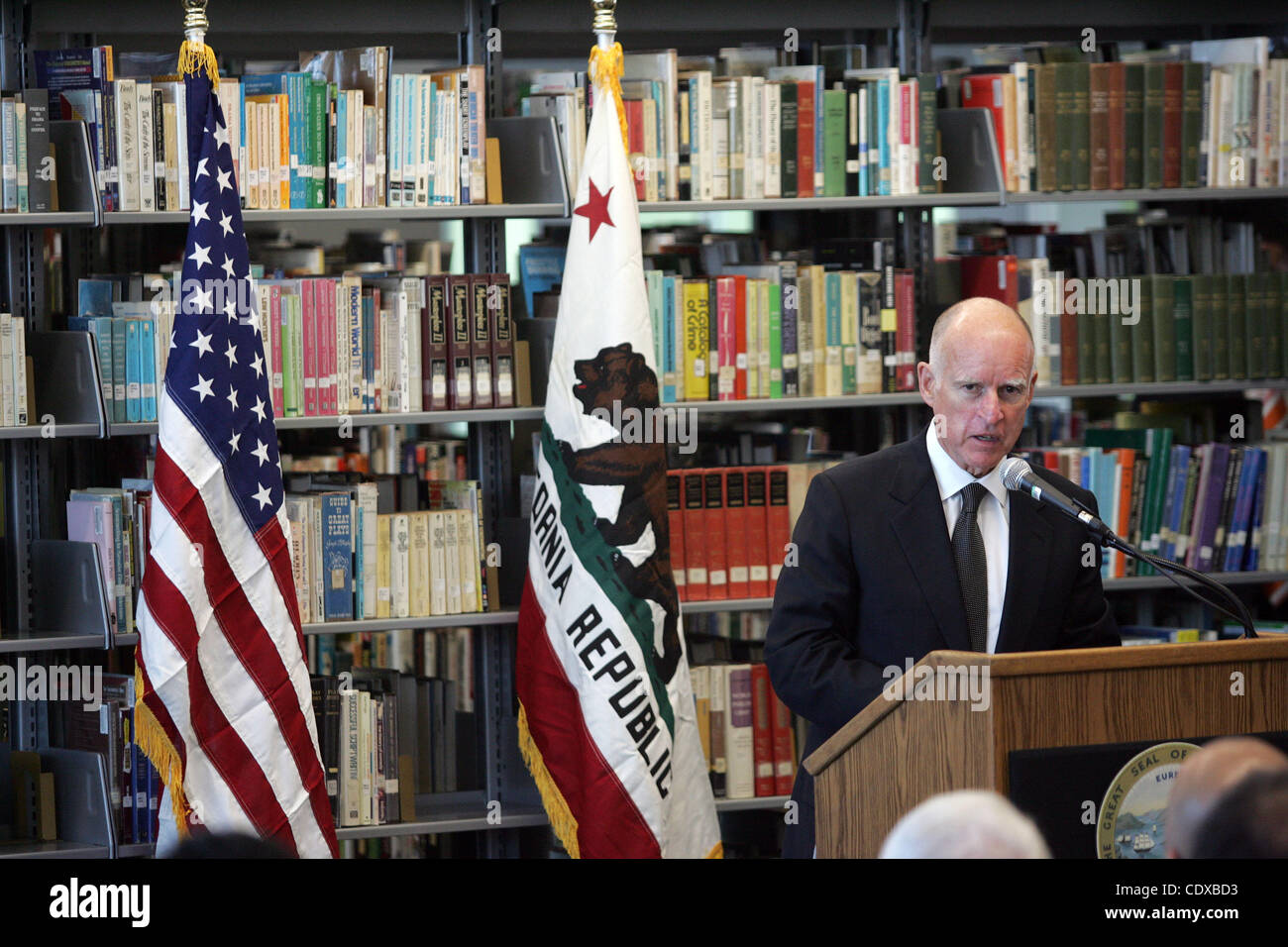 Jerry brown 2001 hi-res stock photography and images - Alamy
