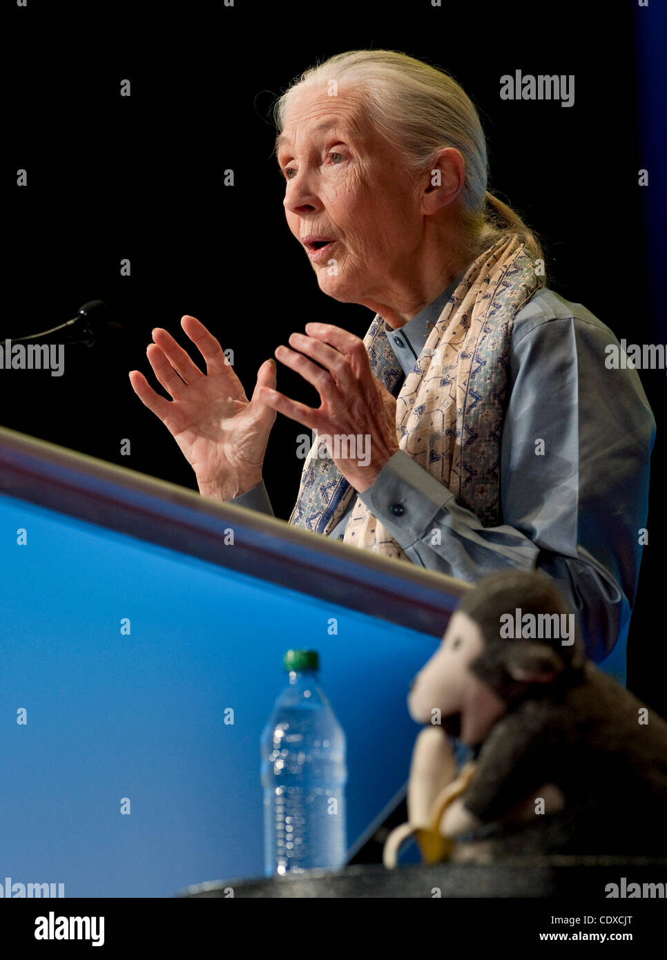 Sept. 22, 2011 - Los Angeles, California, USA - Jane Goodall gives a ...