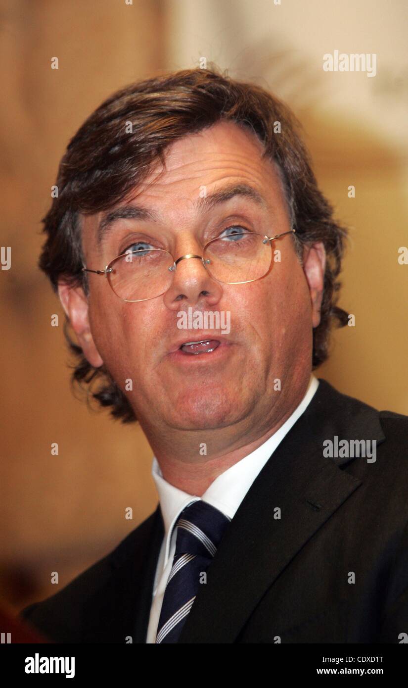 Peter lowy hi-res stock photography and images - Alamy