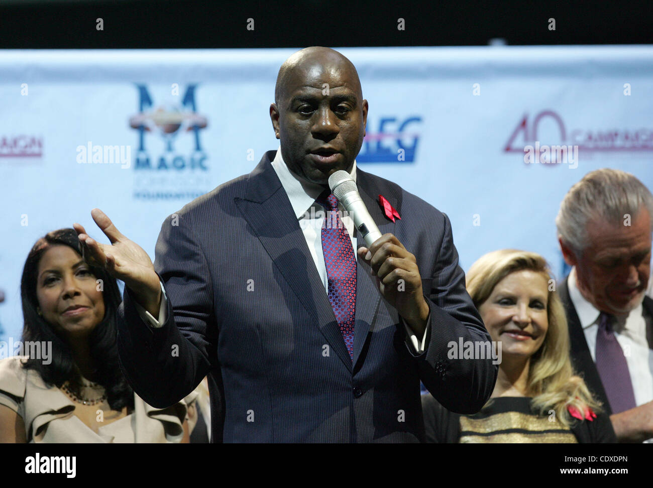 Magic johnson foundation hi-res stock photography and images - Alamy