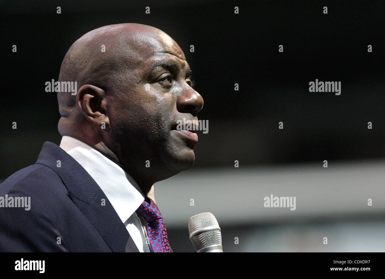 Magic johnson hi-res stock photography and images - Alamy