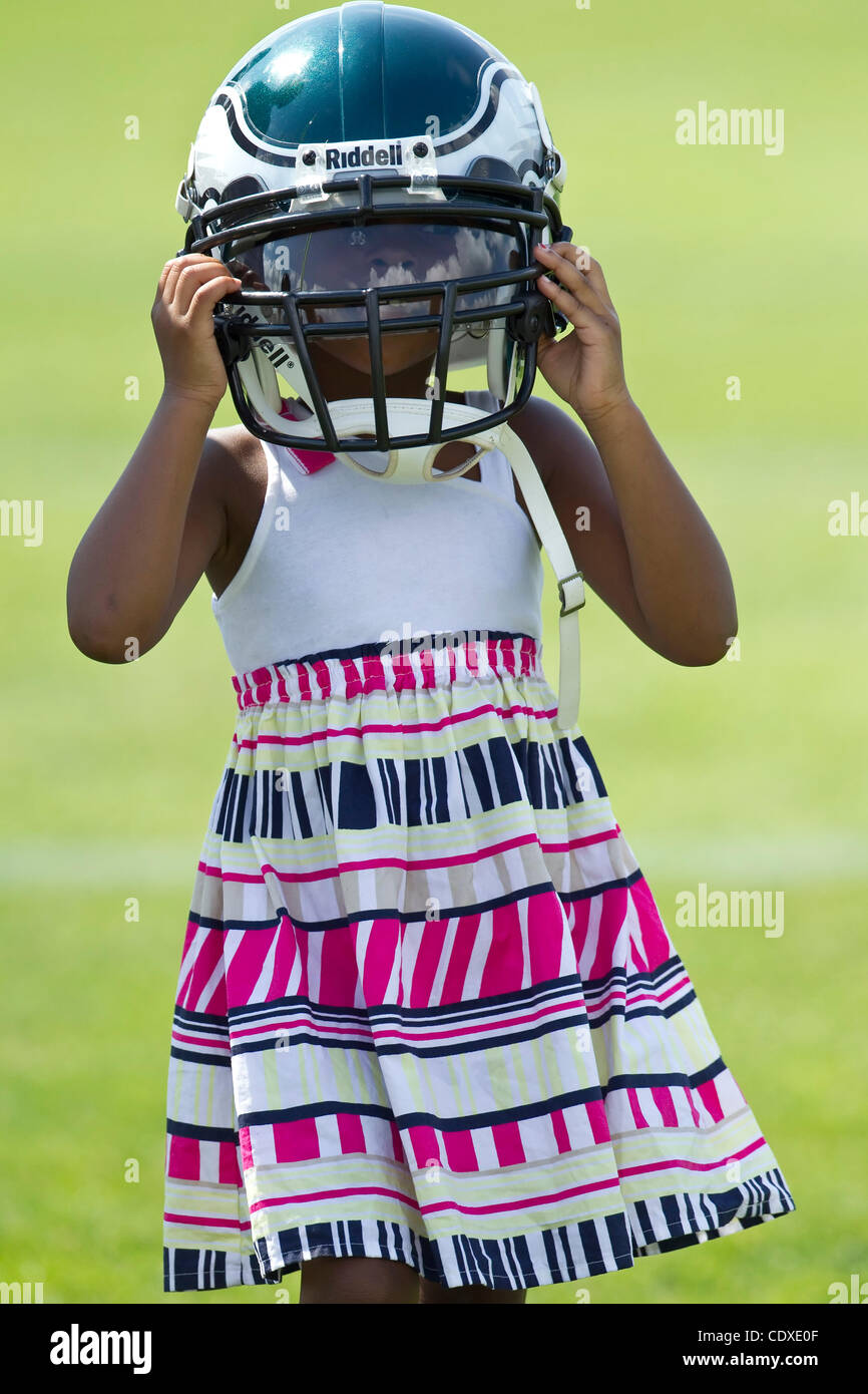 Aug. 5, 2011 - Bethlehem, Pennsylvania, U.S. - LONDON VICK wears a ...