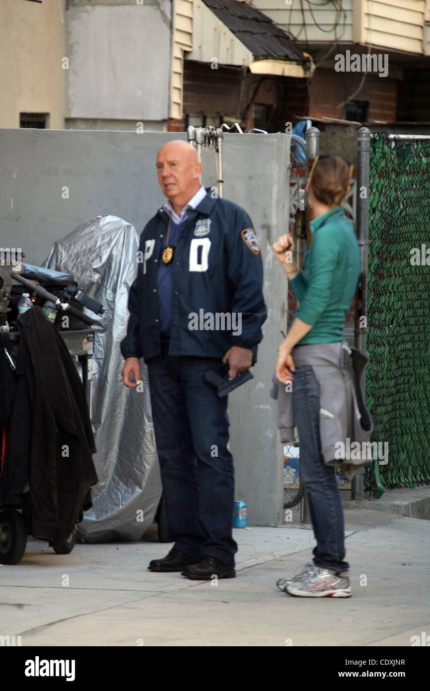 Law and order svu cast hi-res stock photography and images - Alamy