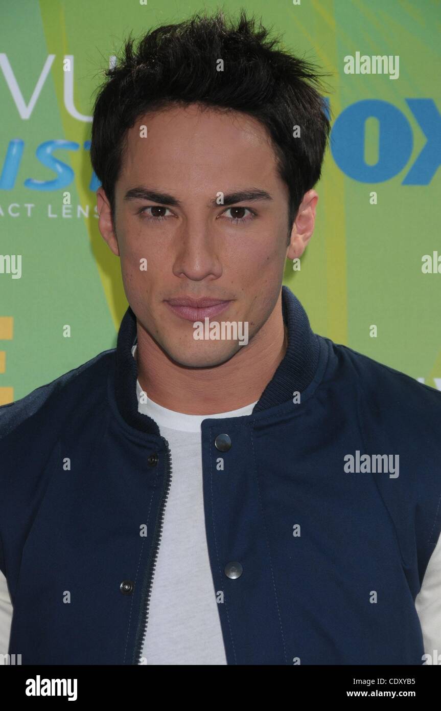 Michael trevino hi-res stock photography and images - Alamy