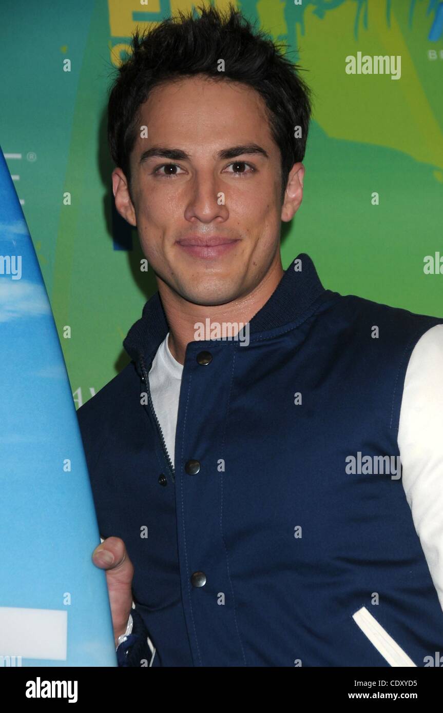 Michael trevino hi-res stock photography and images - Alamy