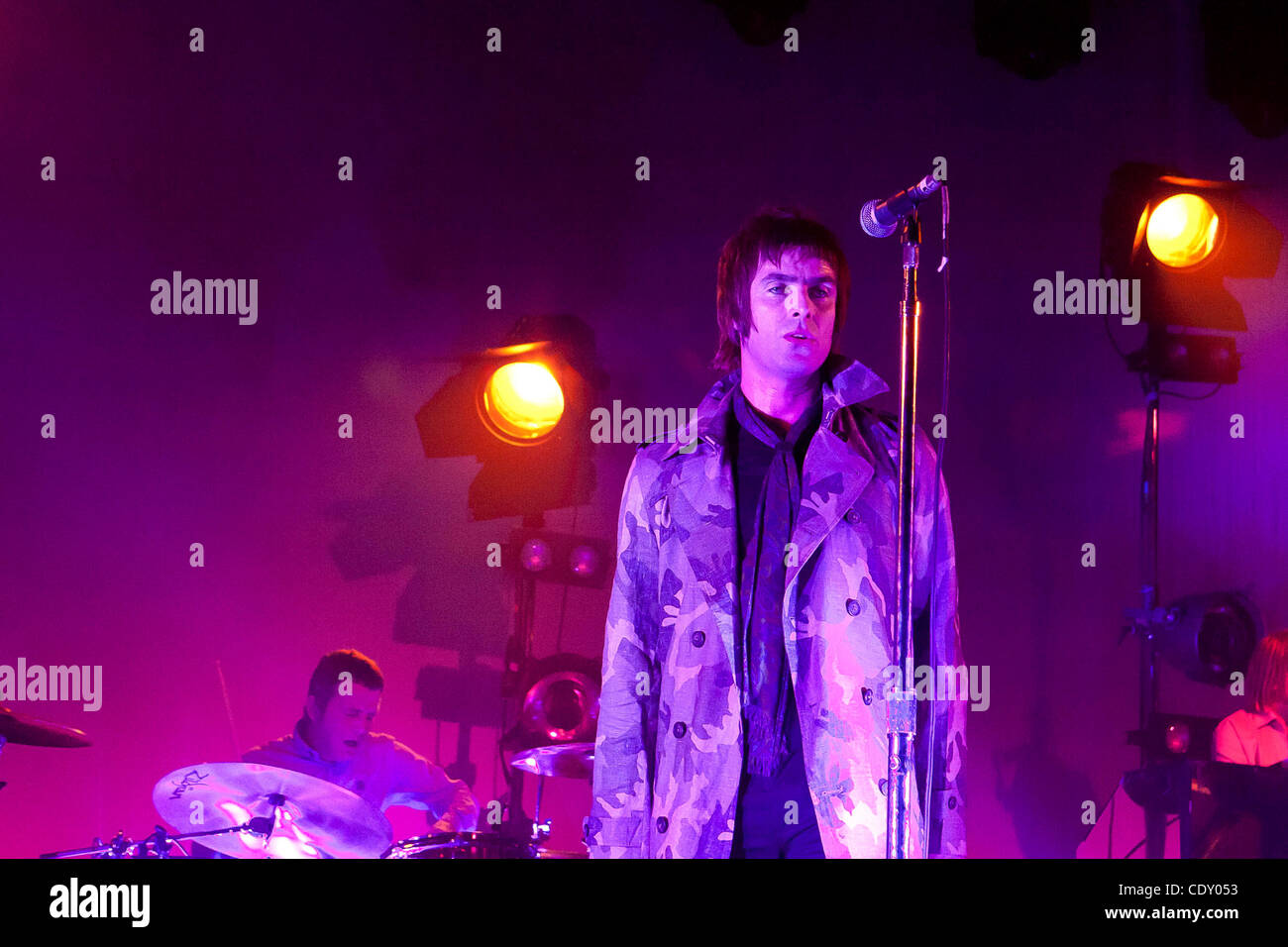 Beady Eye live in Rome, Liam Gallagher, Gem Archer, Andy Bell, e Chris ...