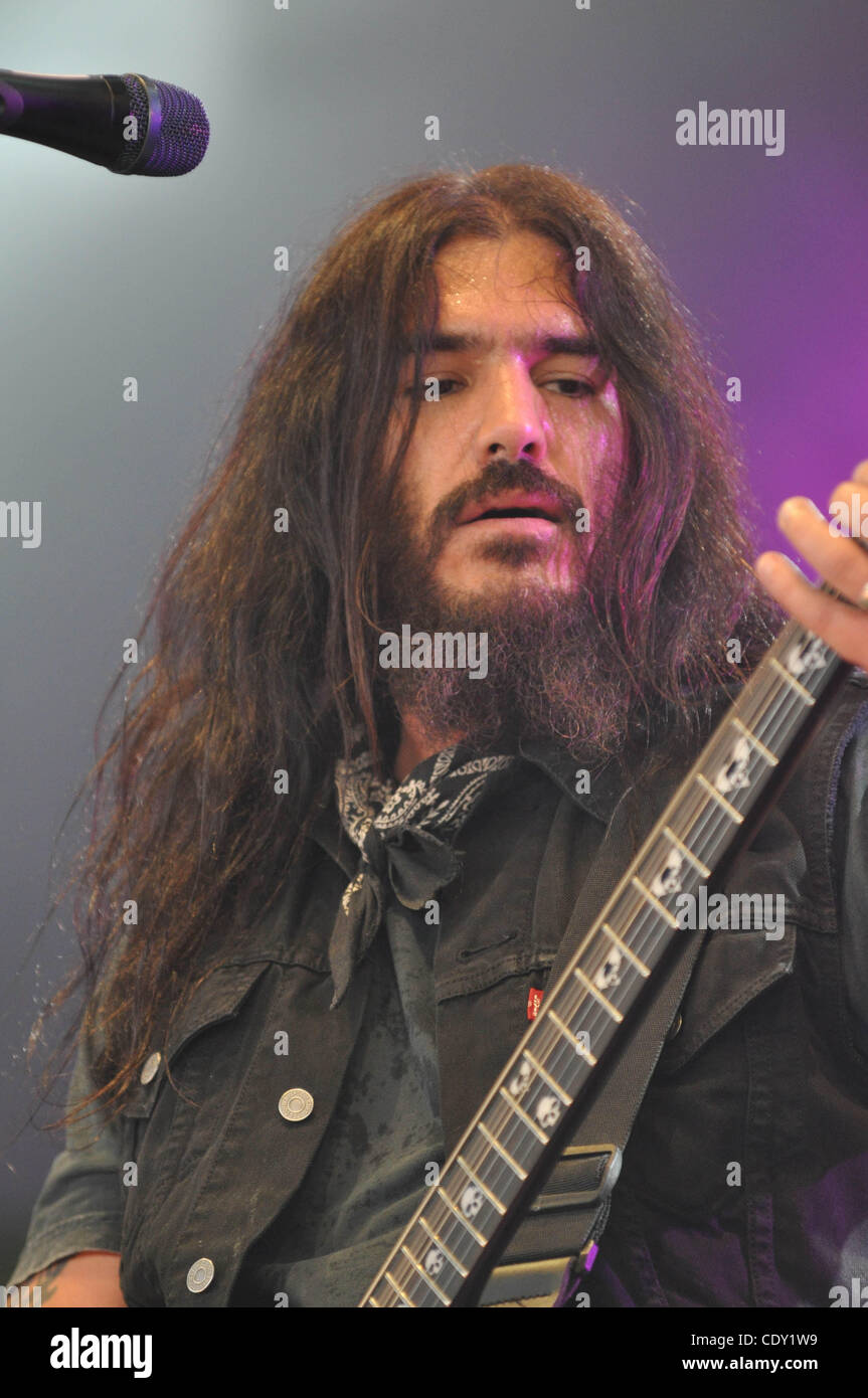 Aug. 3, 2011 - Raleigh, North Carolinia, U.S. - Singer ROBB FLYNN of ...