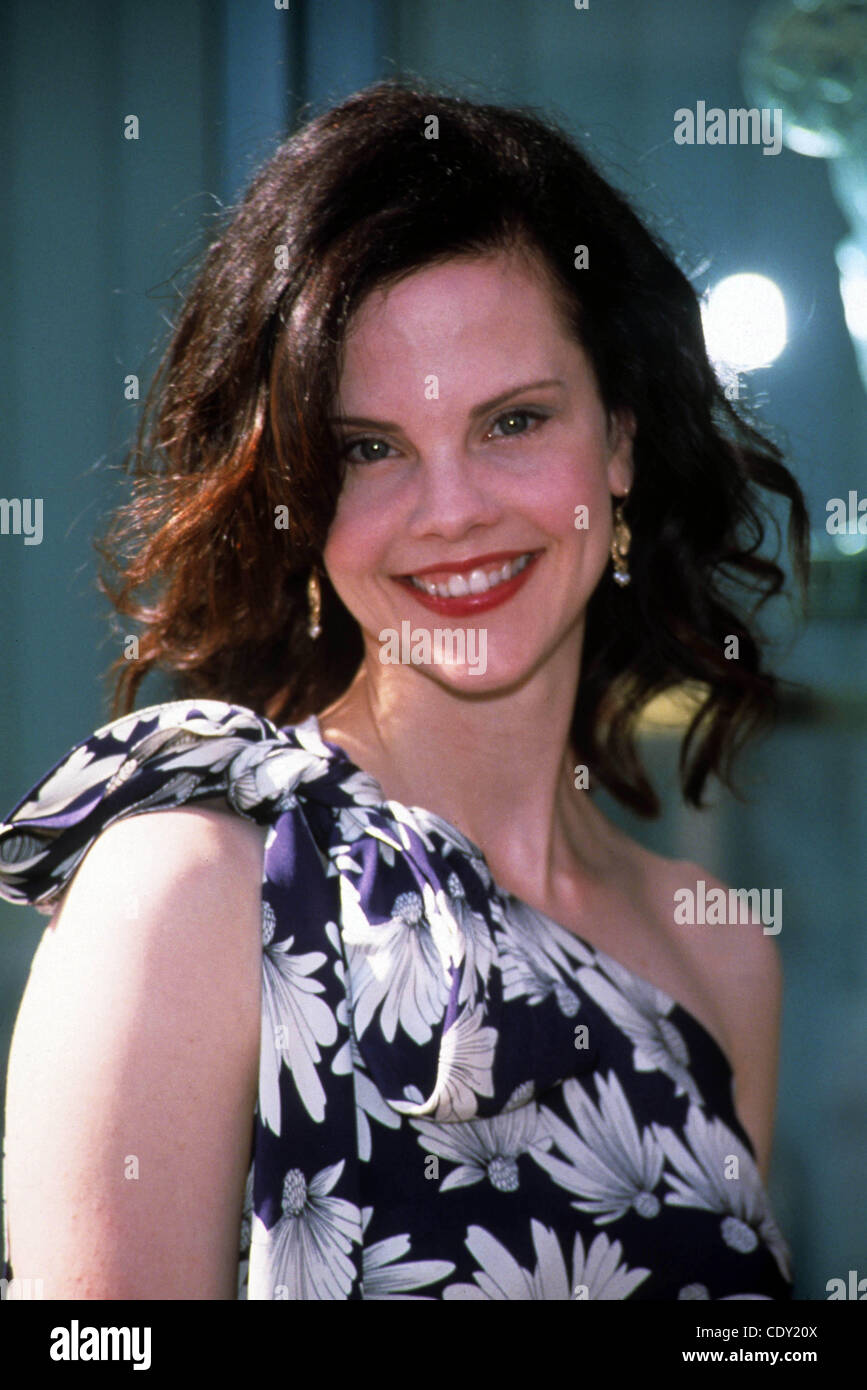 Aug. 8, 2011 - Hollywood, California, U.S. - K25464TM.KIERSTEN WARREN ...