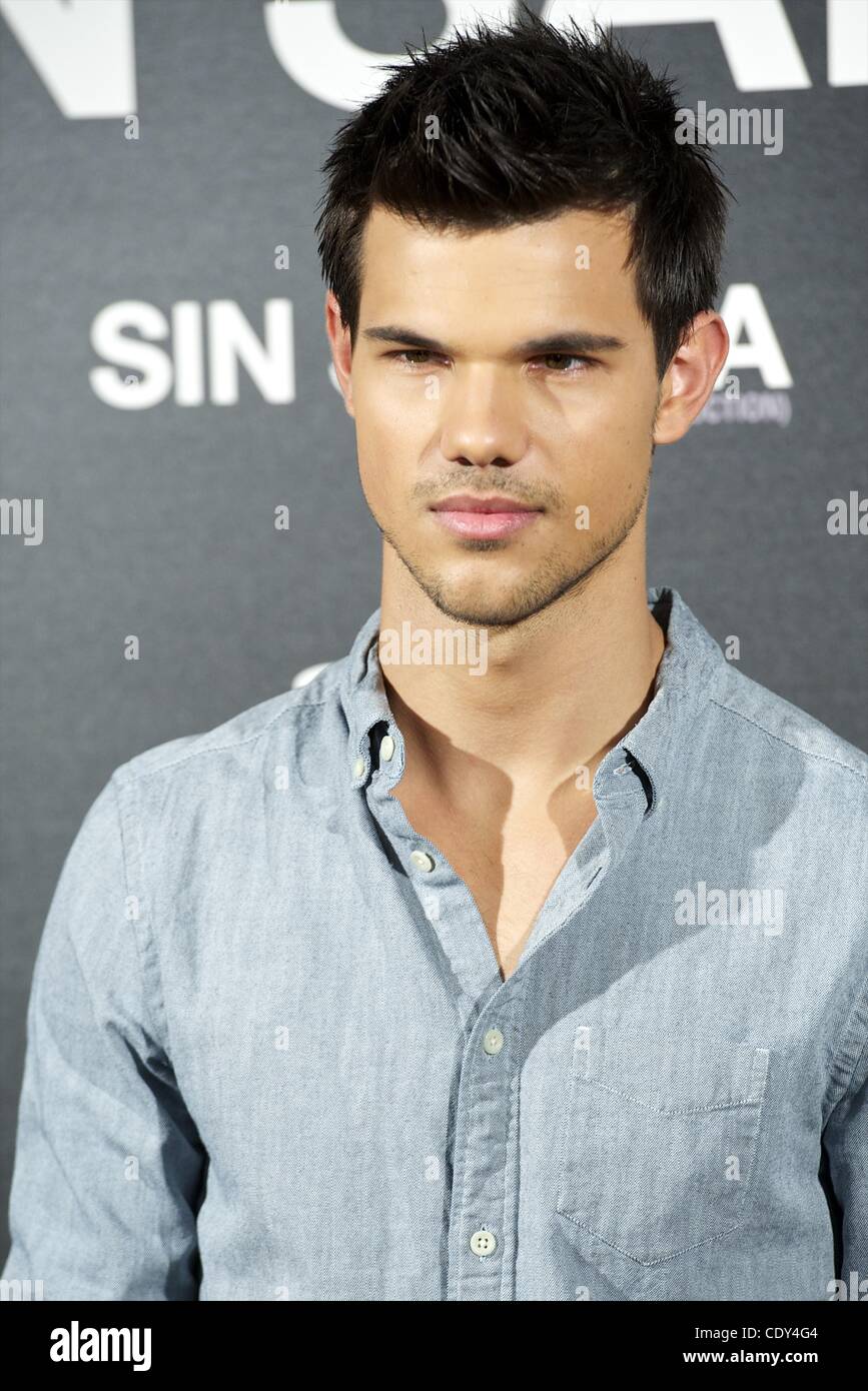 Sept. 29, 2011 - Madrid, Spain - Actor Taylor Lautner attends 'Sin ...