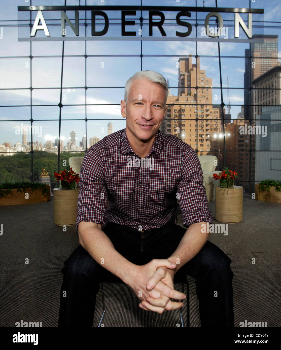 Nov. 10, 2011 - New York, NY, U.S. - ANDERSON COOPER on the set of his ...