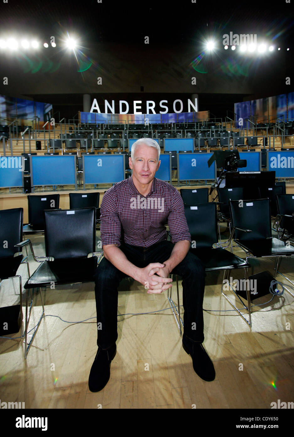 Nov. 10, 2011 - New York, NY, U.S. - ANDERSON COOPER on the set of his ...