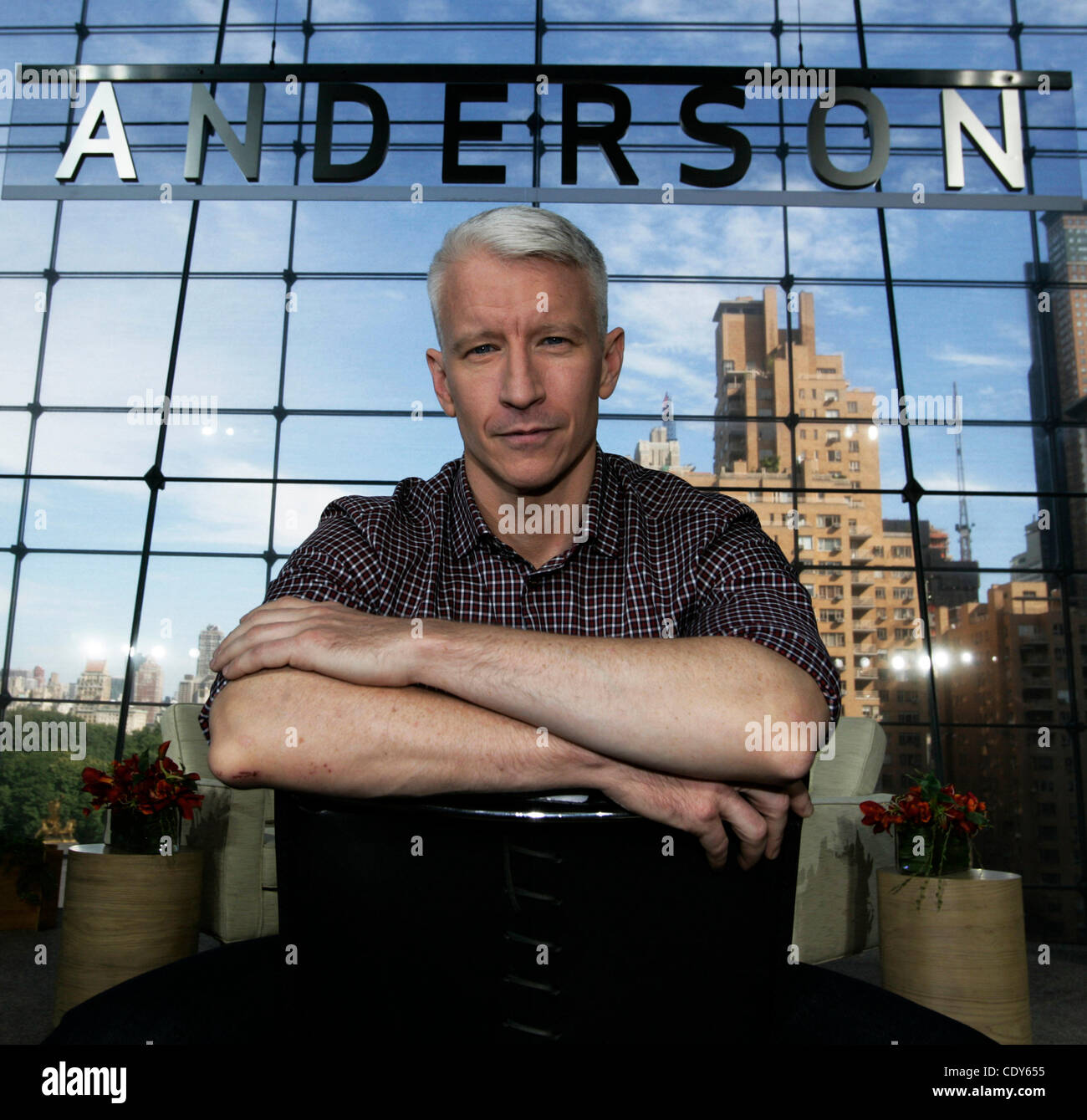Nov. 10, 2011 - New York, NY, U.S. - ANDERSON COOPER on the set of his ...