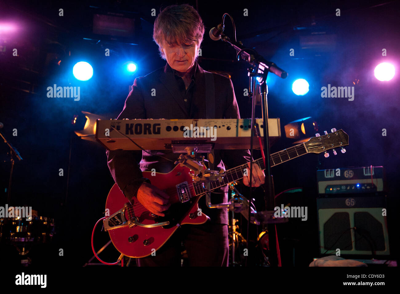 Neil finn hi-res stock photography and images - Alamy