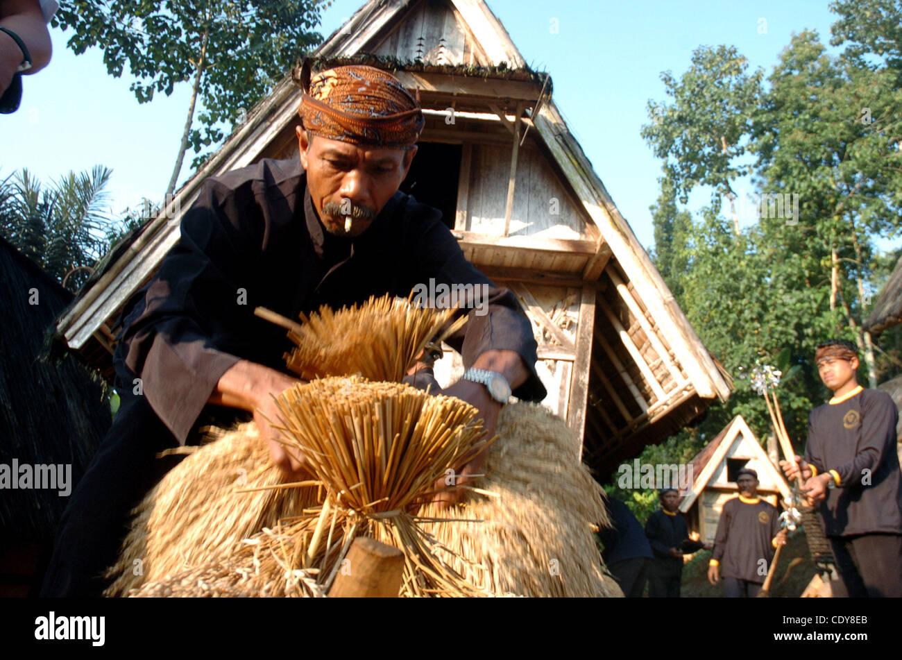 Traditional sundanese village hi-res stock photography and images - Alamy