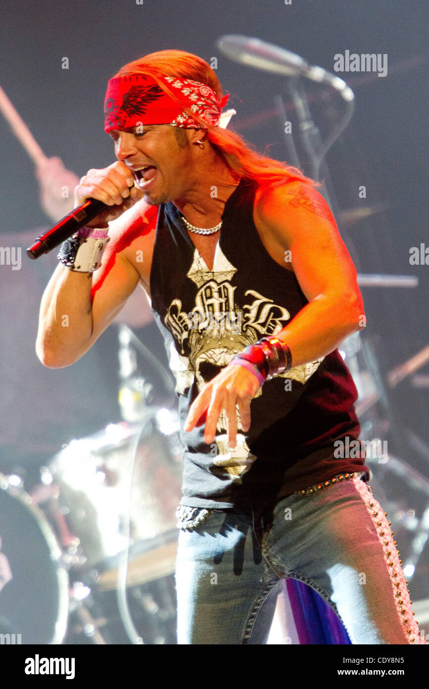 Bret michaels lead singer poison hi-res stock photography and images ...